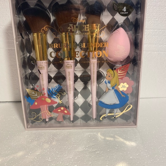 Disney | Makeup | Disney Alice In Wonderland Makeup Brush Set Gold And ...